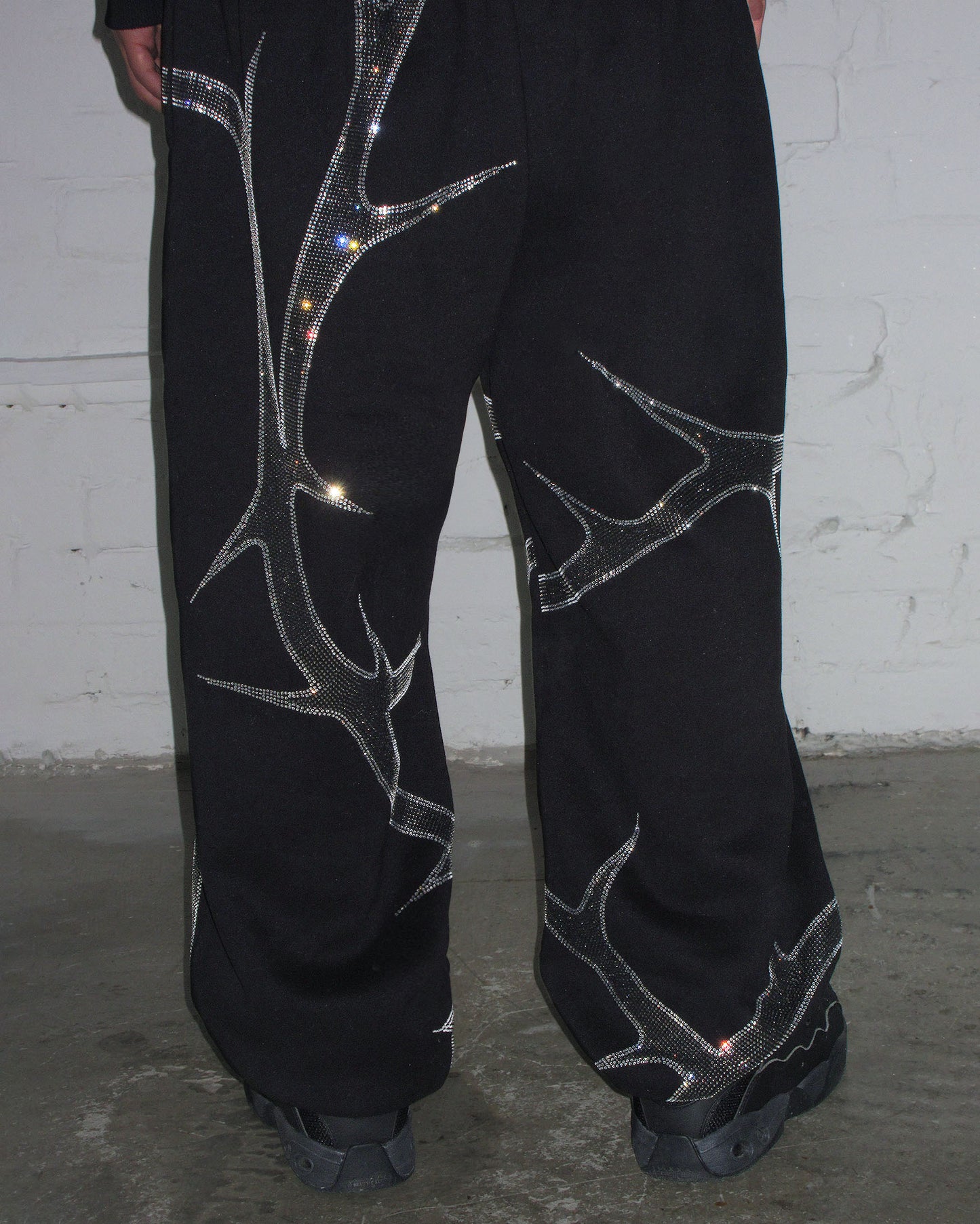 THORN RHINESTONE SWEATPANTS BLACK – NAMED COLLECTIVE®